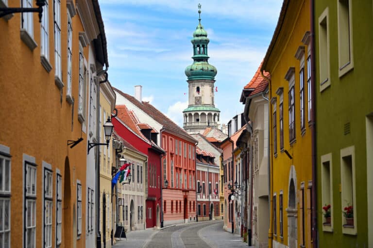 Hungarian Culture and Traditions 2026: History, Food, Lifestyle
